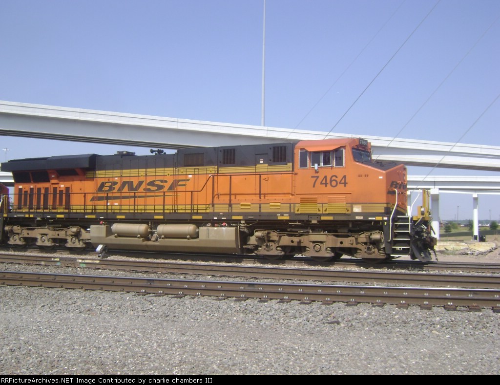 BNSF 7464 ES44DC